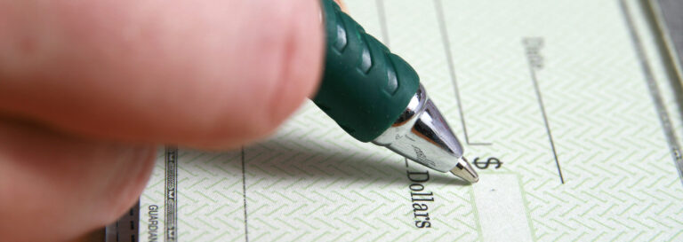 Best Places to Get Free (or Cheap) Personal Checks